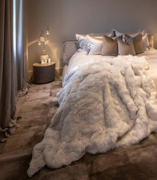 The Manor House - Bedrooms & Bathrooms | Janey Butler Studio